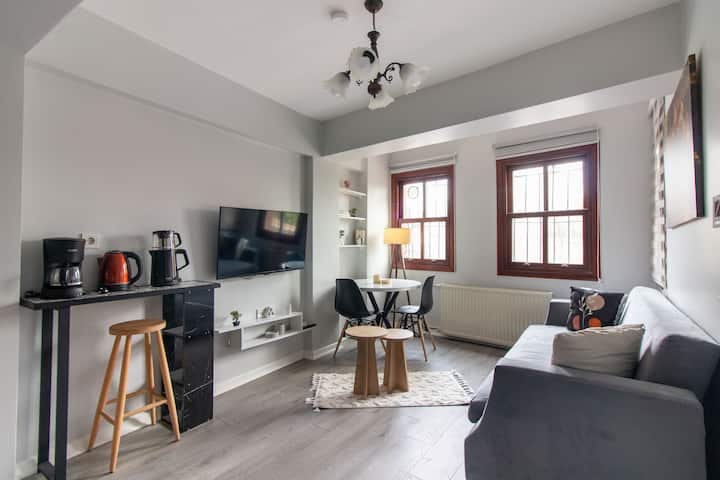 Cozy 1br With Character In A Heritage Mansion - Zeytinburnu