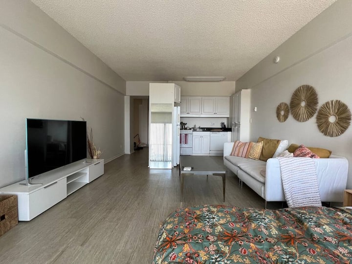 C. Market Studio Balcony Fitness - San Francisco, CA