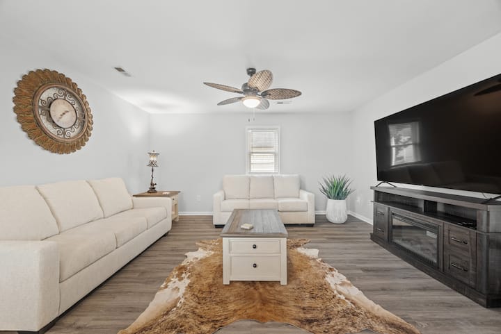 Cozy Newport News Getaway - 約克鎮