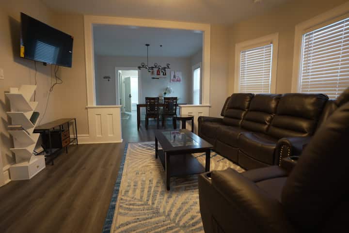Upper Apartment With 3 Bedrooms - Buffalo, NY