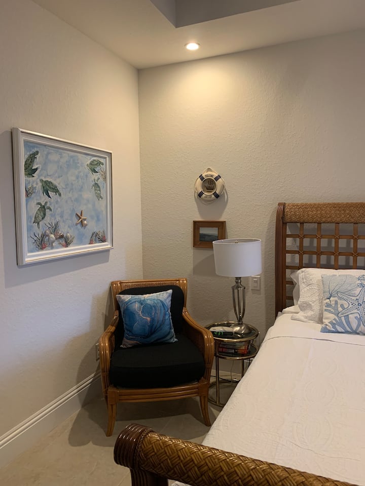 Cozy Cave - Cape Coral, FL