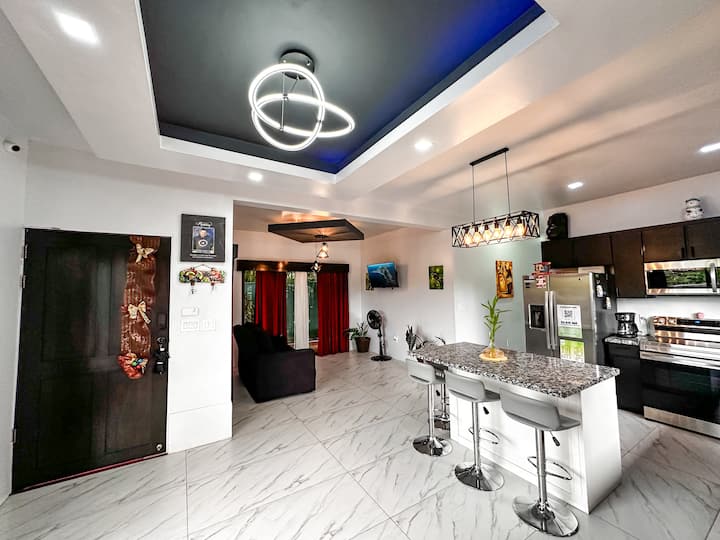 Mabri Arenal Home - Pool & Grill - La Fortuna