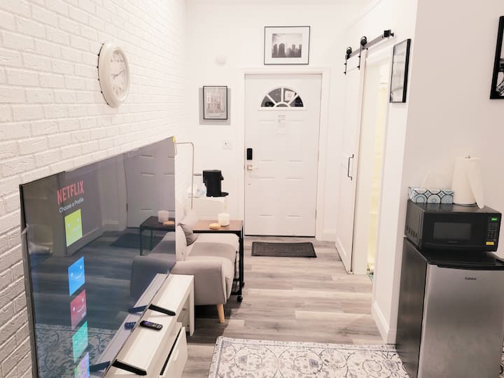 Private Studio Guesthouse - Hop Brook Lake