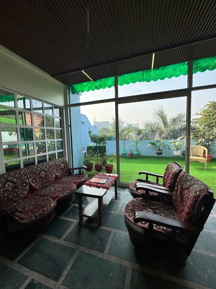 Ranaut Villa - Agra