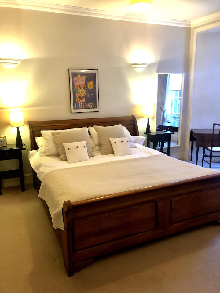 Large Ensuite Room In Central Edinburgh's New Town - 愛丁堡