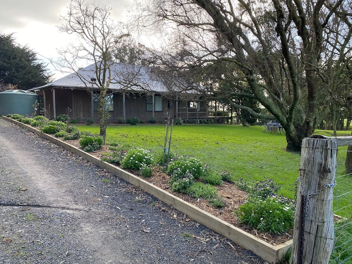 Farm-house Amongst Rolling Hills - Fish Creek