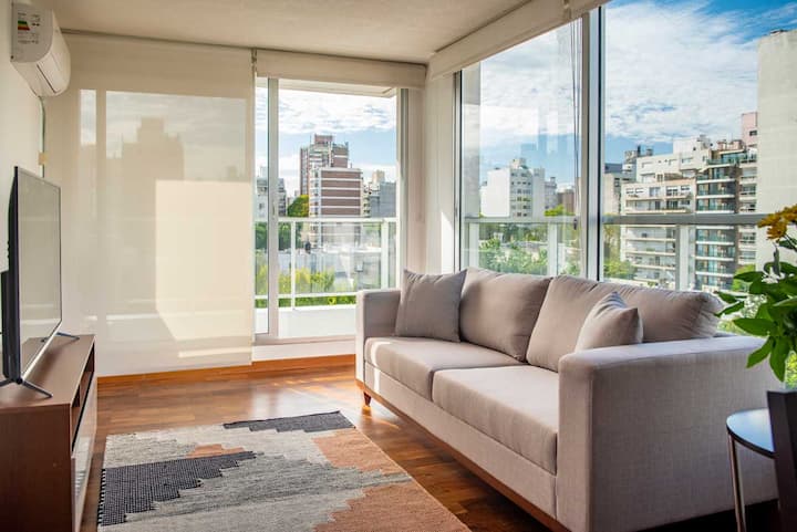 Modern & Light-filled Apartment - Montevideo