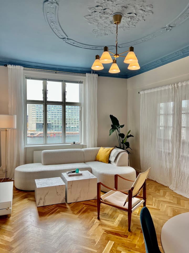 Unique Manor Apartment With Waterfront Balcony - Aéroport de Copenhague (CPH)