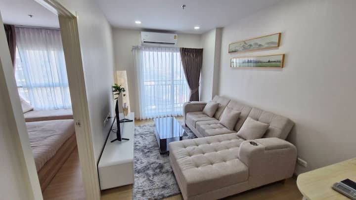 Spacious High-floor 1br | Mrt | Gym | Fast Wi-fi - Thailand