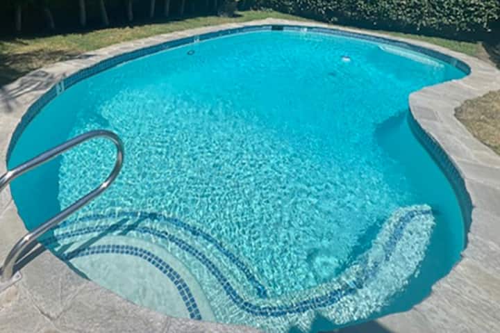 Cozy Stansbury Pool House. - Los Angeles, CA