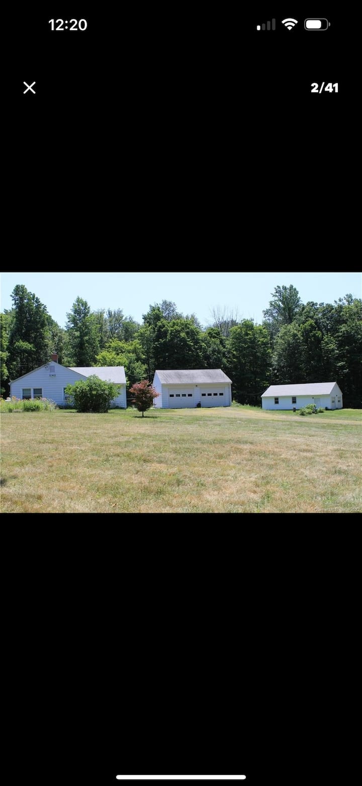 Room In East Hampton Ct - Colchester, CT