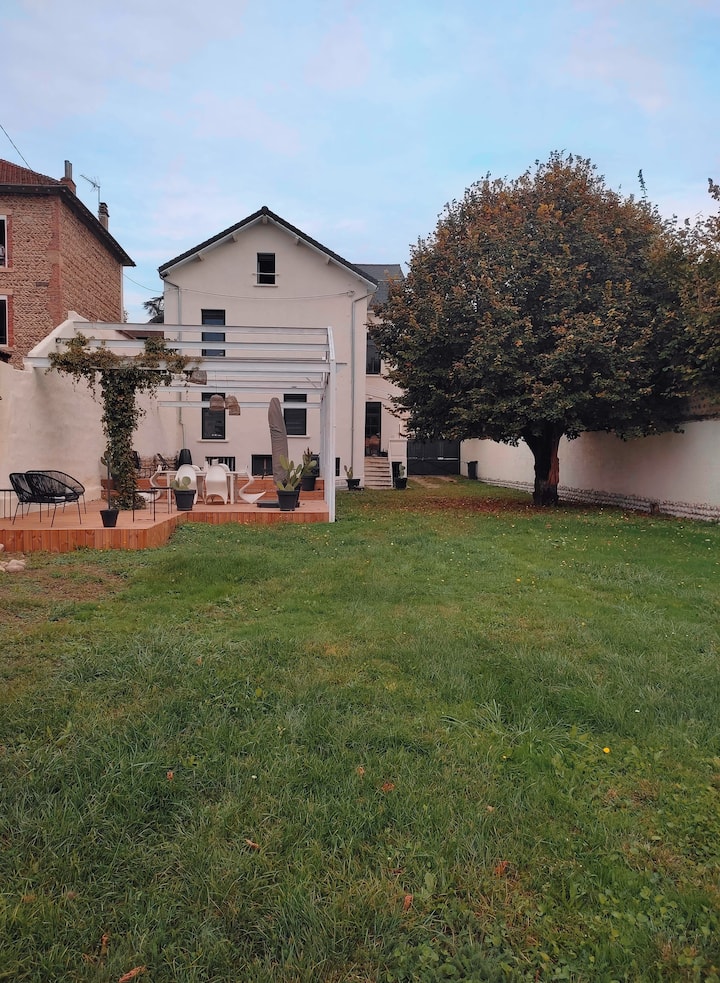 Jolie Villa Rénovée Avec Petite Piscine - Beaurepaire