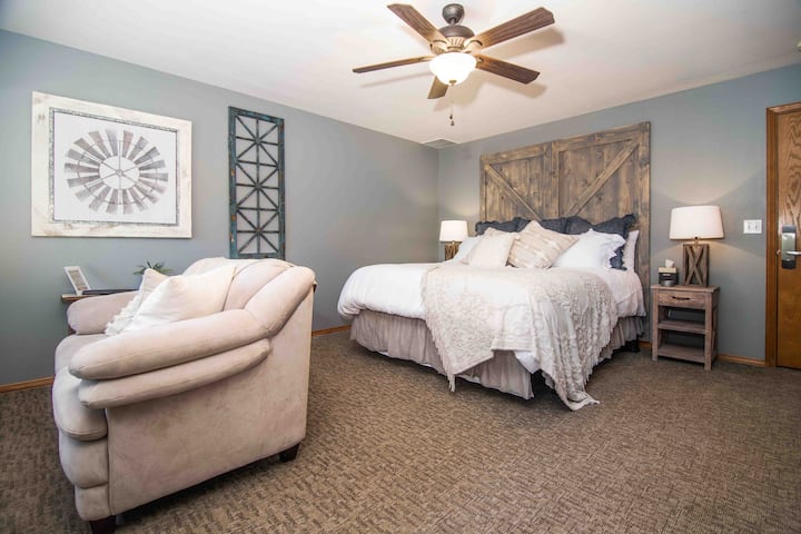 Shenandoah Suite - River Views - Leavenworth, WA