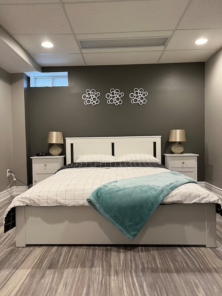 One Bed/bath Basement Suite - Mississauga