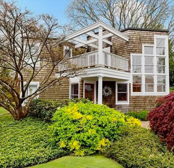 Harbour Island Escape - Narragansett, RI