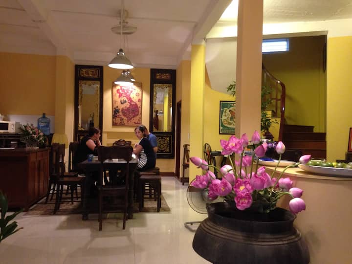 House Near Temple Of Literature - Hanoi