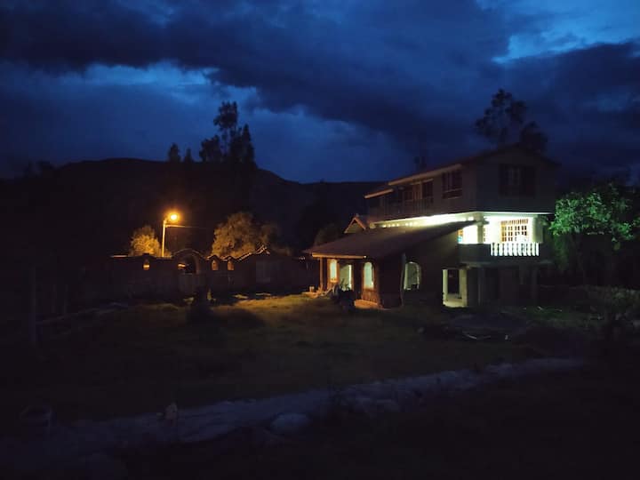 "Sumaq Illary: Bonito Amanecer" - Urubamba