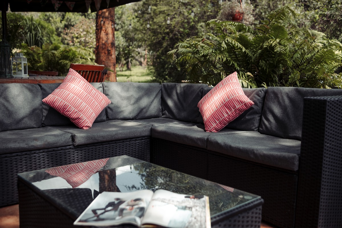 ★The Brandy Bus, Glamping In a Quiet Paradise - Buses for Rent in ...