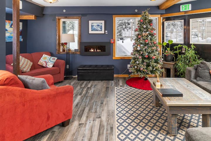Ski Inn - Valley View Room - Girdwood, AK
