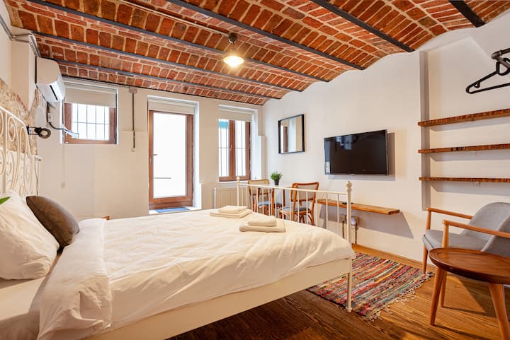Large Flat In Taksim - Maslak