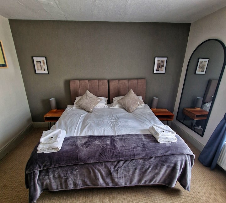 Standard Double | Oyo The Victorian Tap B&b - Hexham