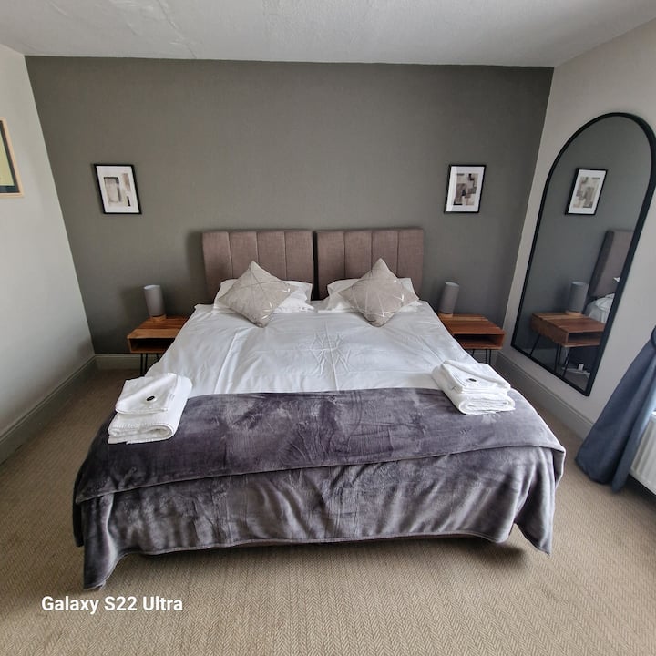 Standard Double King | Oyo The Victorian Tap B&b - Hexham