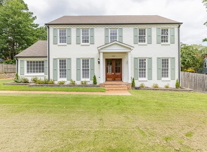 King Bd/gamerm/4 Bdr/3 Ba/2700sf - Germantown, TN