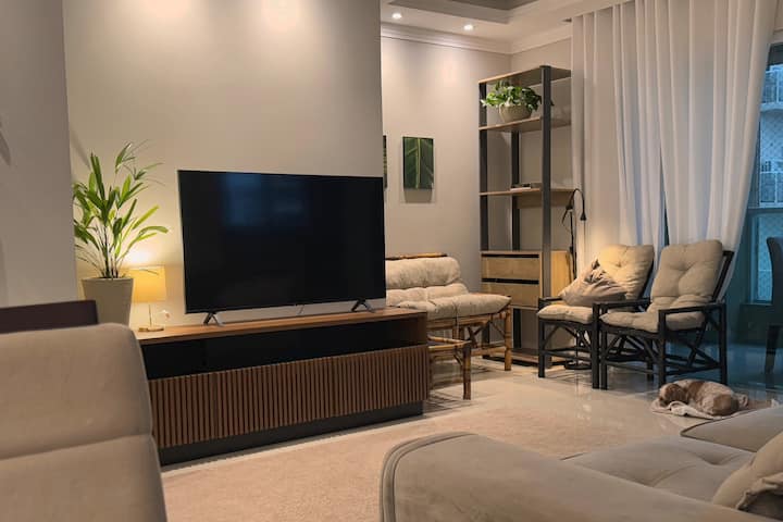 Spacious Apartment In Meia Praia Of Itapema - Porto Belo