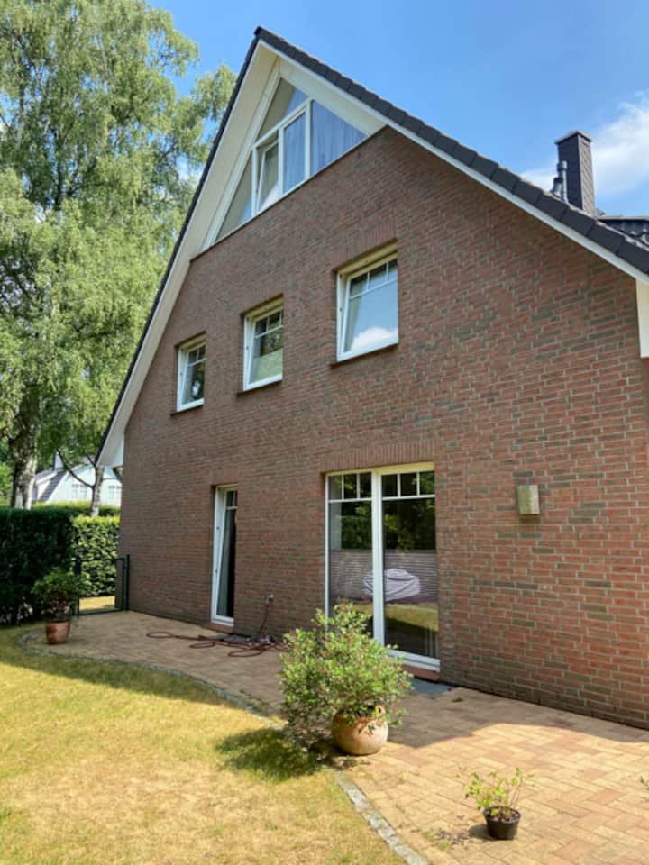 Zimmer & Bad Im Haus 
Volksdorf - Ahrensburg