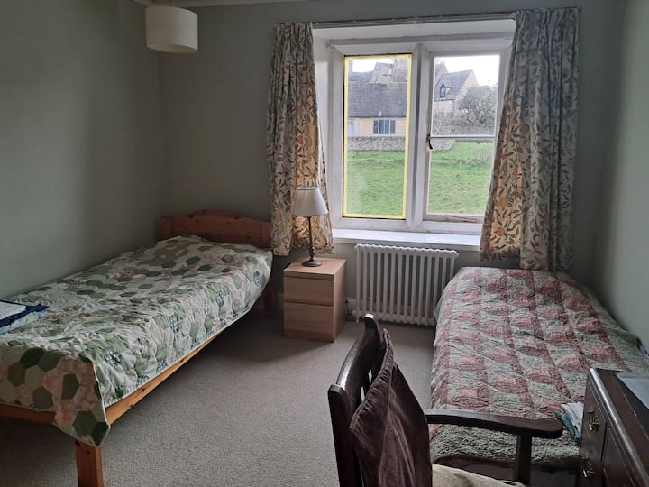 Room - Spacious Countryside Home - Tetbury