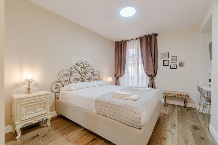 Guesthost - L'angulin Central & Roomy Apt In Turin - Turin