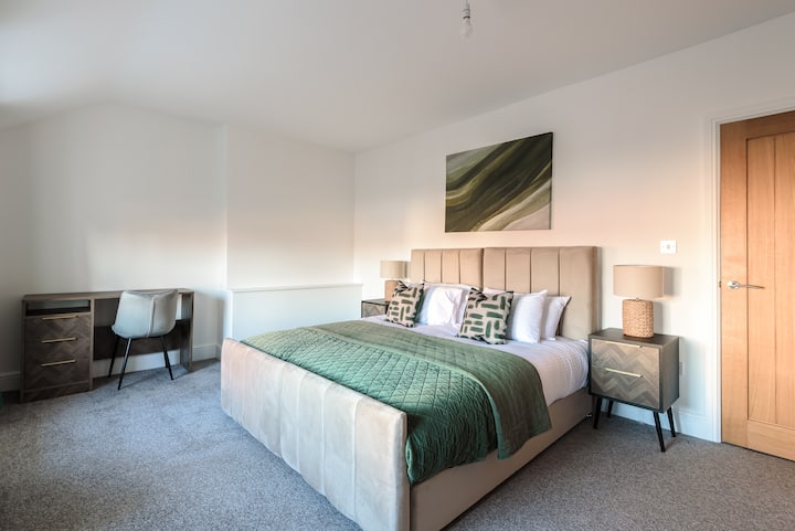 Old Dutch Embassy By Guestz - Hull