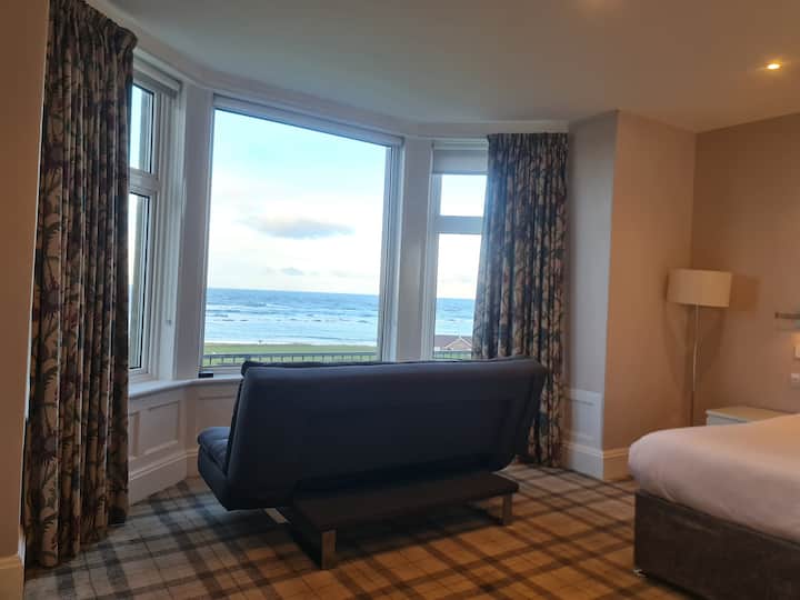 Poseidon's Inn - Lossiemouth