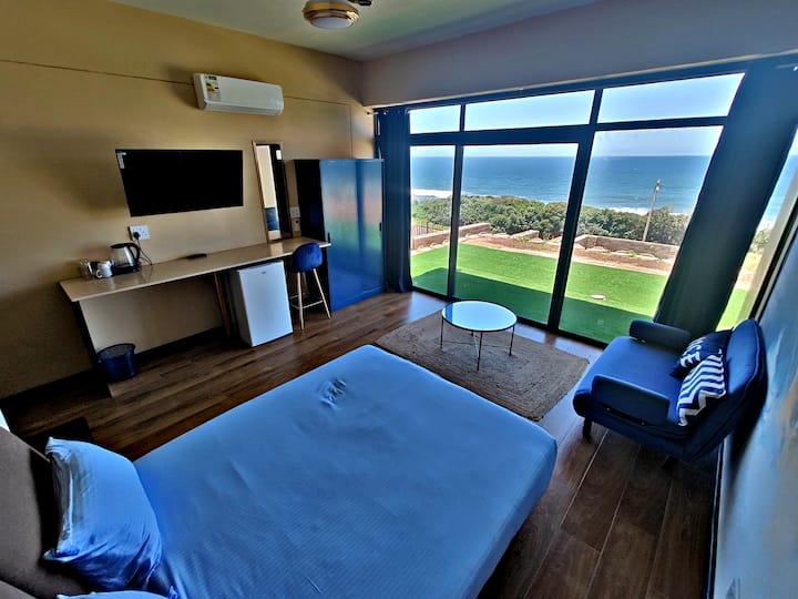 Waves Beach Hotel - La Mercy