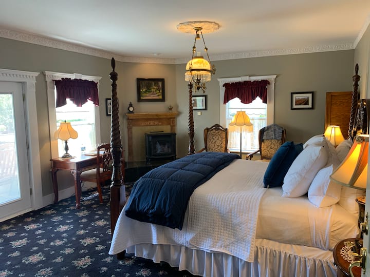 Demetria; Suite For 2, Jacuzzi, Balcony, Hearth St - Solvang, CA