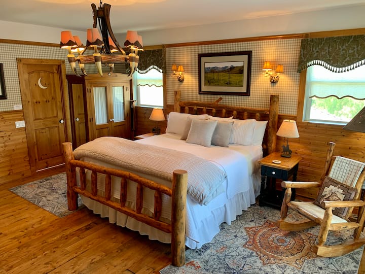 Sanford; Suite For 2, Jacuzzi, Pot Belly Stove - Los Olivos
