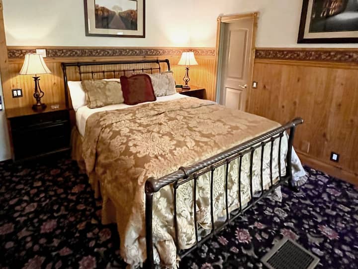 Artiste; King Suite For 2, Hearth Stove, Spacious - Solvang, CA