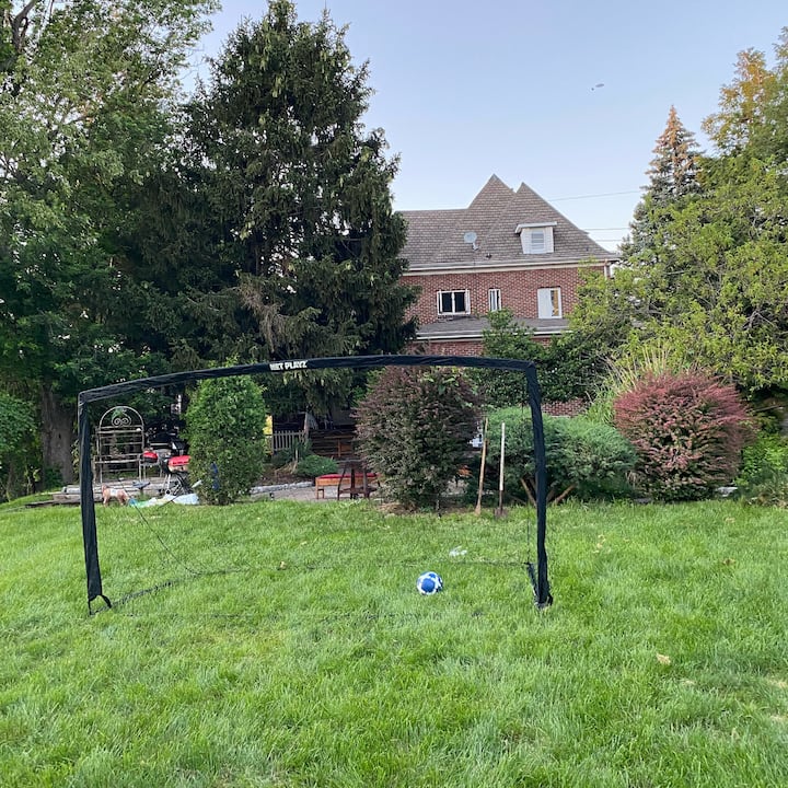Cozy Lounge & Large Yard - Lodi, NJ