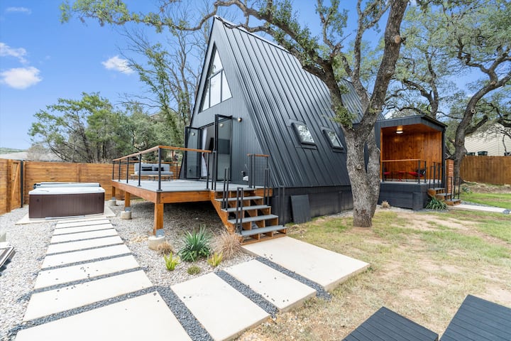 Austin Log Cabin Cabin Rentals & Glamping In The US | Postcard Cabins