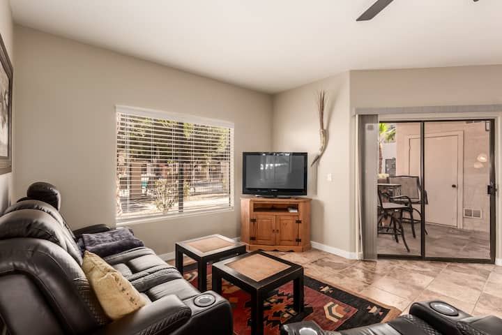 Ground Floor Poolside Condo - Avondale, AZ