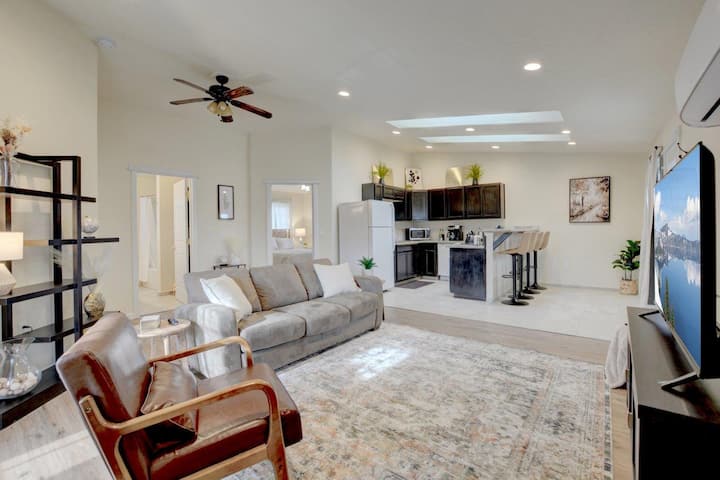 Beautiful Loft Apartment W/views In Medford, Or! - Medford, OR