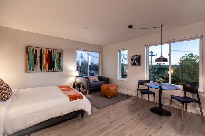 1br Studio Near Hospitals/modern/mtn Views #204 - Redding, CA