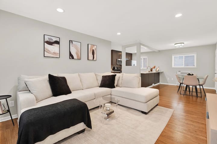 *New* Luxury Apt In Royal Oak - Royal Oak, MI