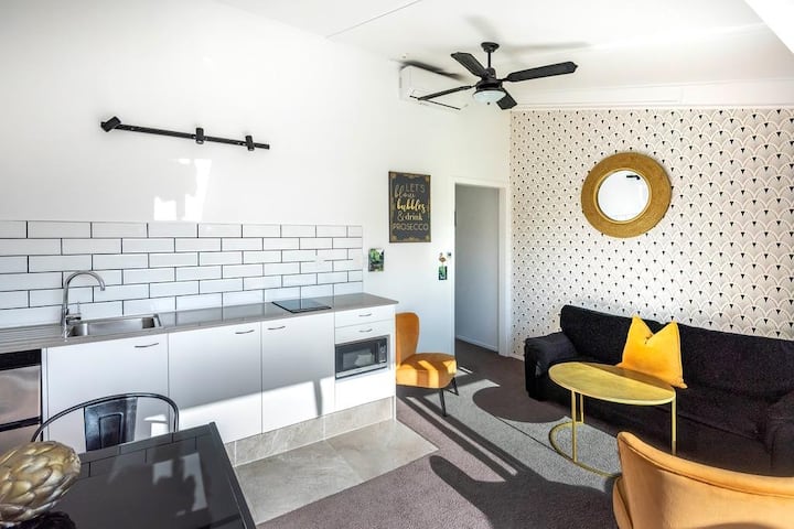 2 Bedroom Apartment - Waiwera