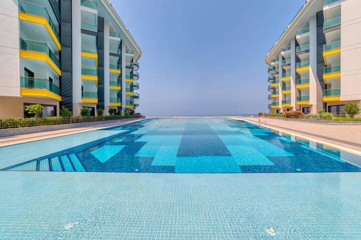 Full Activity Sea-front Complex - Mahmutlar