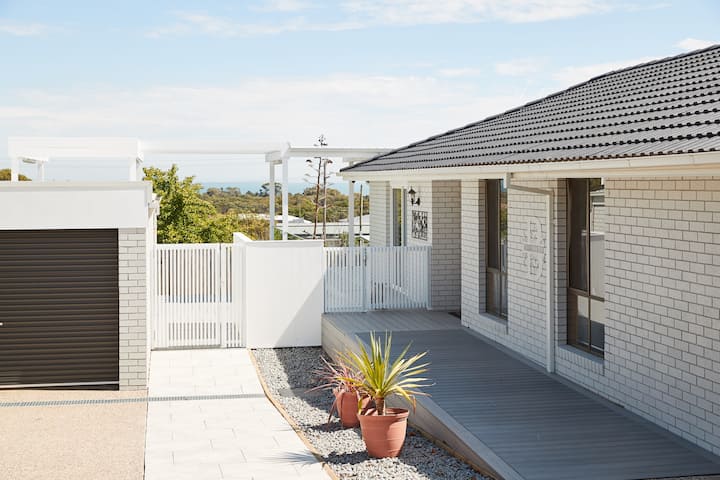 Bellarine Bungalow: Sand, Surf And Wineries Galore - Portarlington