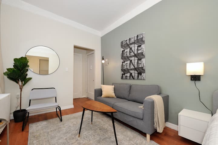 The Clinton • Vibe 8491