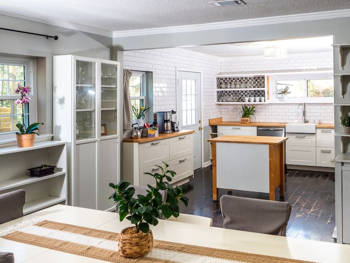 Under The Oaks Plus! - Folsom, LA