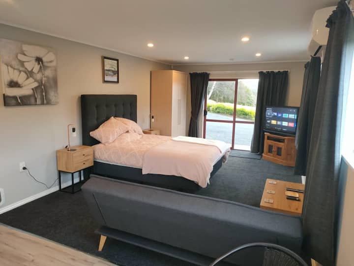Rural Gem Near Bustling City - Brighton
