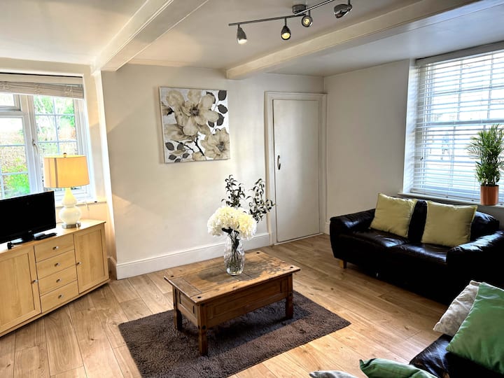 Flat 1, Townhouse - Crediton